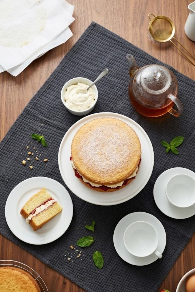 Mary Berry Best Victoria Sponge Cake: A Classic Recipe